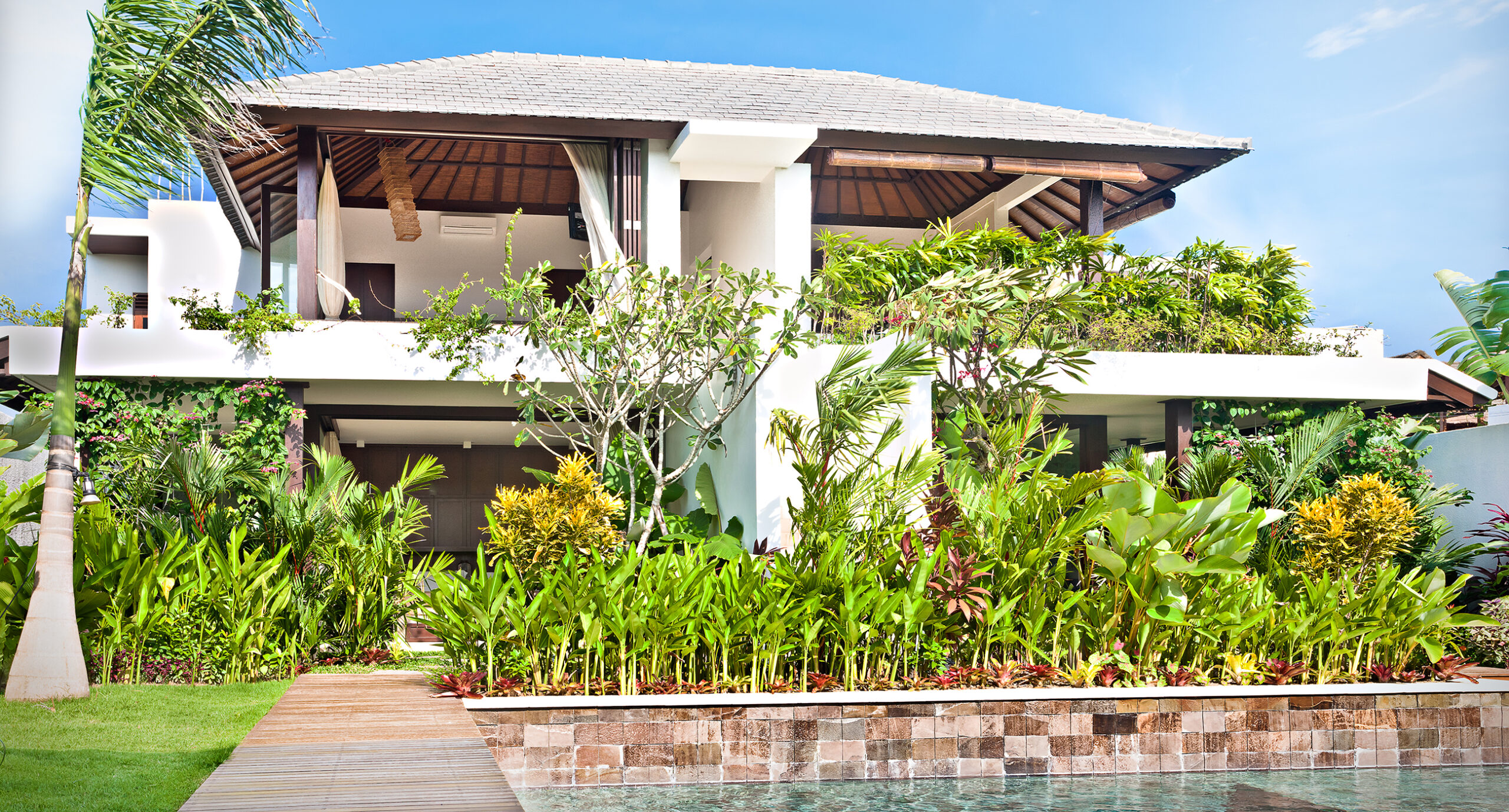 D-Constructed – Gretchen Dominguez